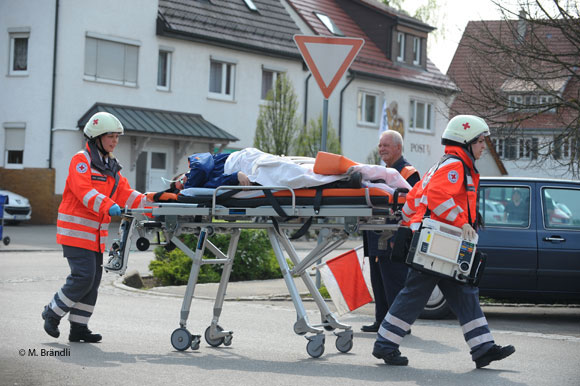 Wohnungsbrand: Bewohner bei Sprung von Balkon schwer verletzt ... Wohnungsbrand: Bewohner bei Sprung von Balkon schwer verletzt ...
